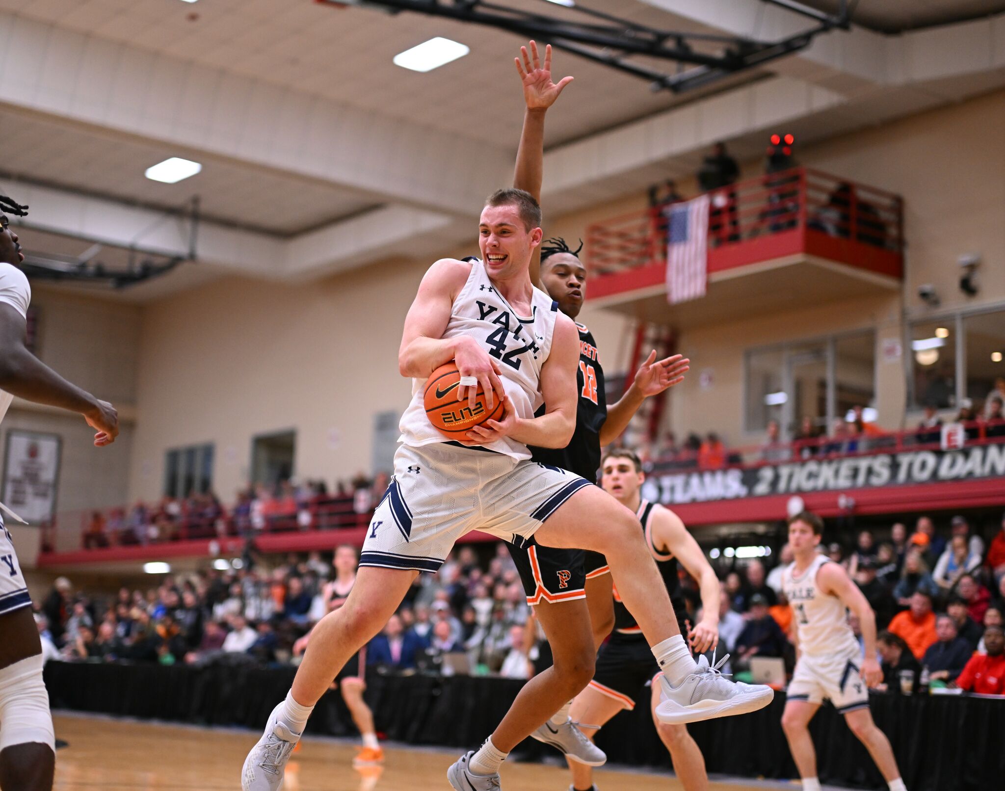 Yale men's basketball team advances to Ivy League title game