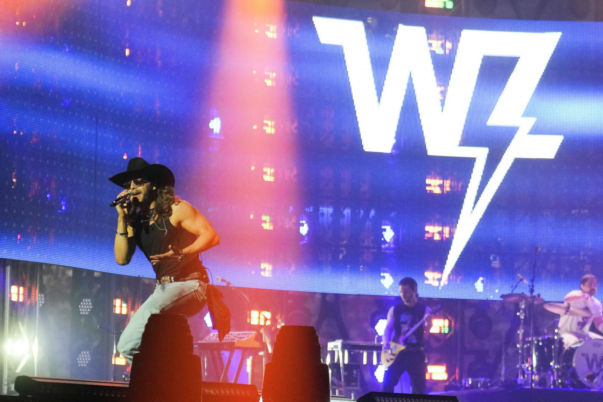 Houston Rodeo review: Warren Zeiders balances grit & romance at debut