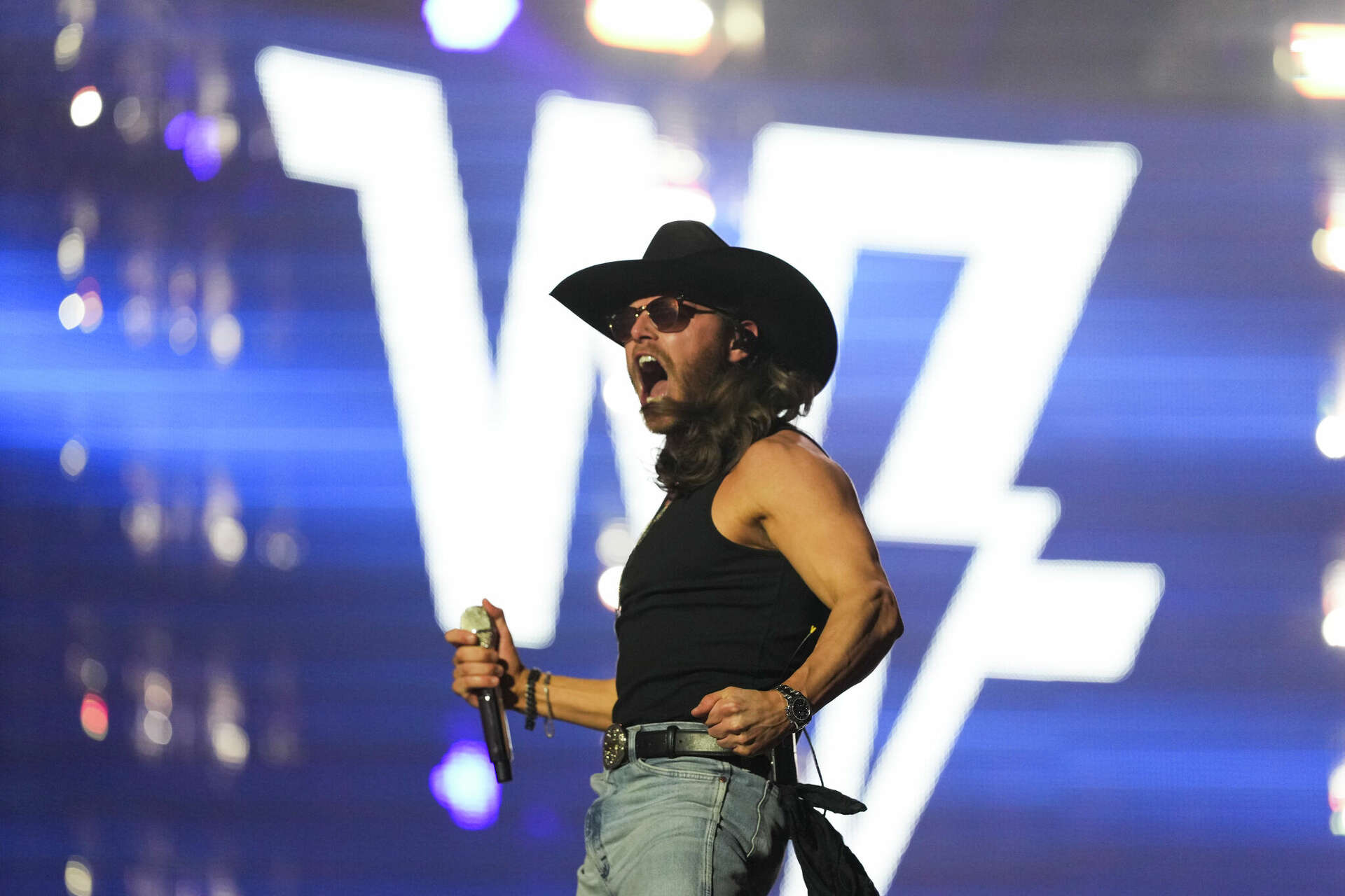 2025 Houston rodeo performers: Meet country heartthrob Warren Zeiders