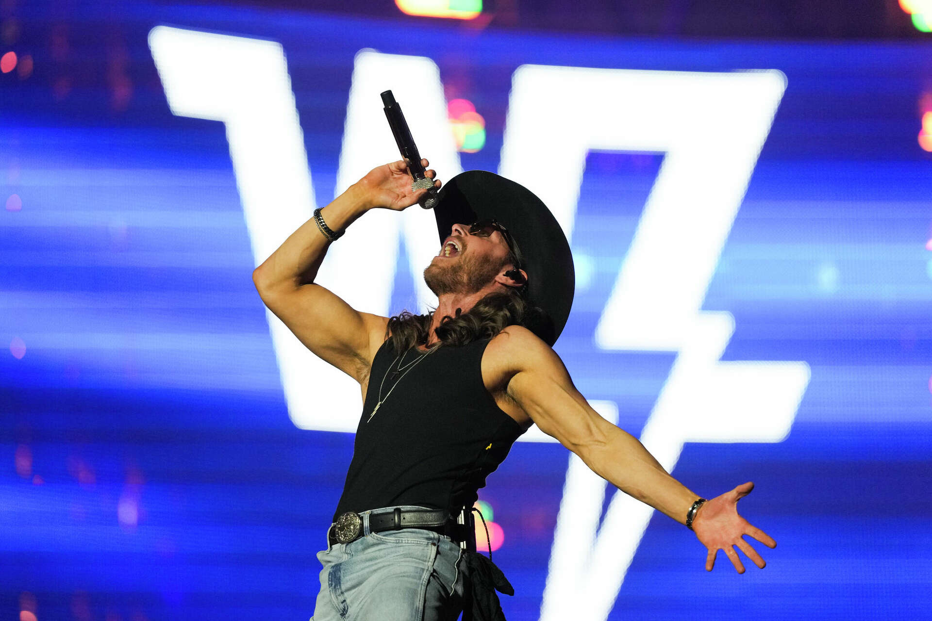 2025 Houston rodeo performers: Meet country heartthrob Warren Zeiders