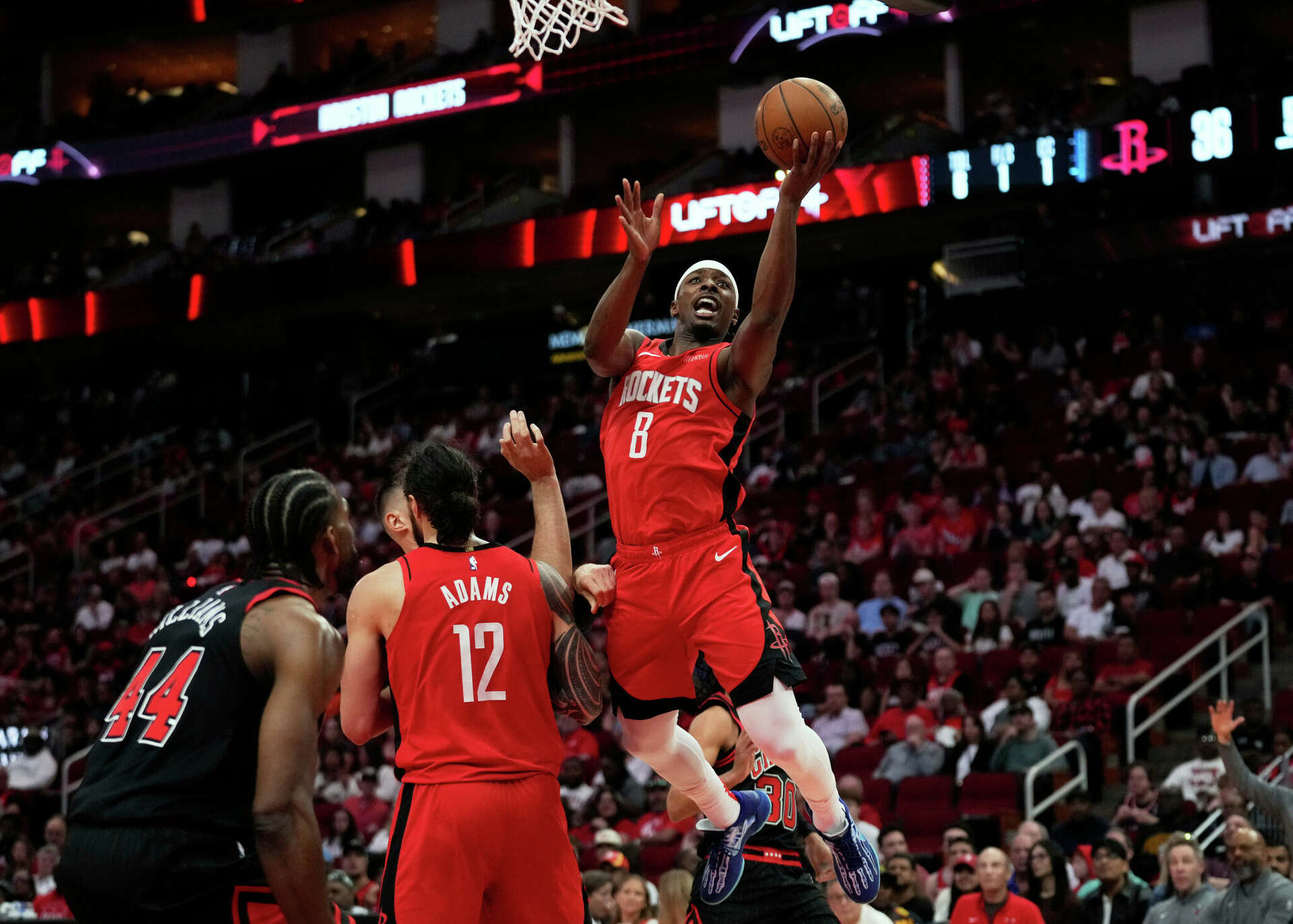 Houston Rockets win sixth in a row with scrappy victory over Bulls