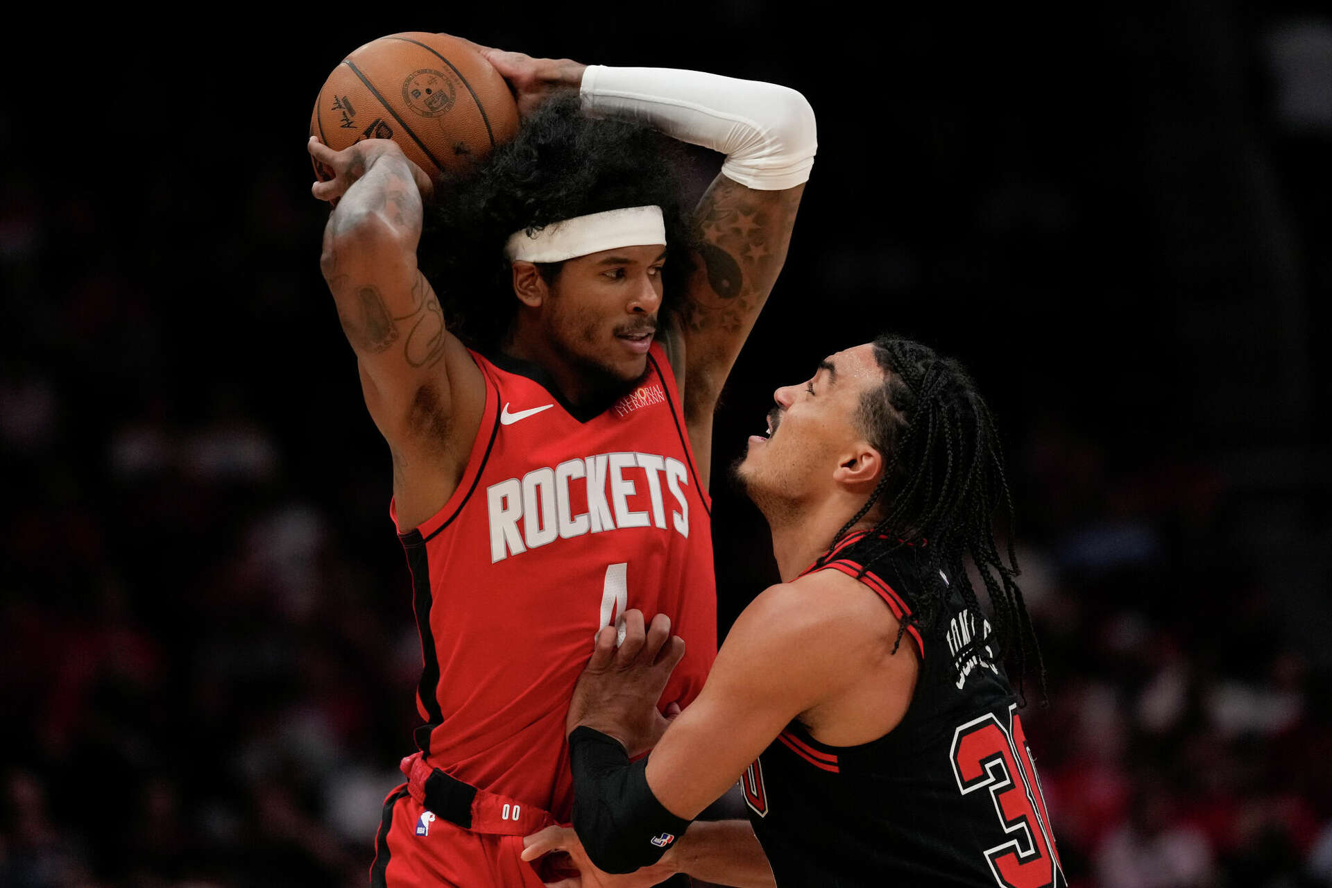 Houston Rockets win sixth in a row with scrappy victory over Bulls