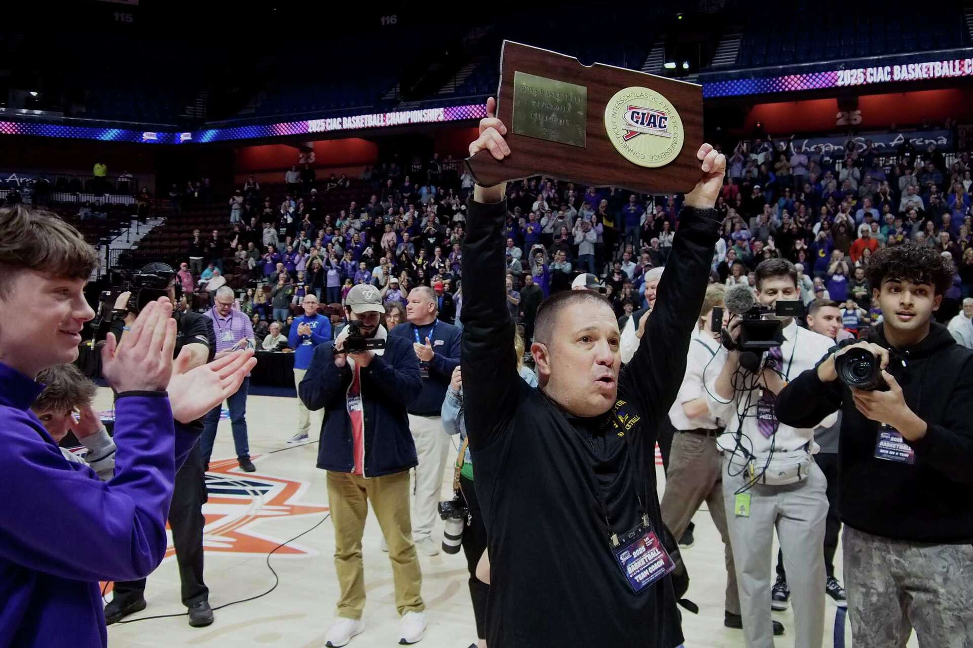 3 points with Joe Morelli: A deep dive into CIAC boys basketball