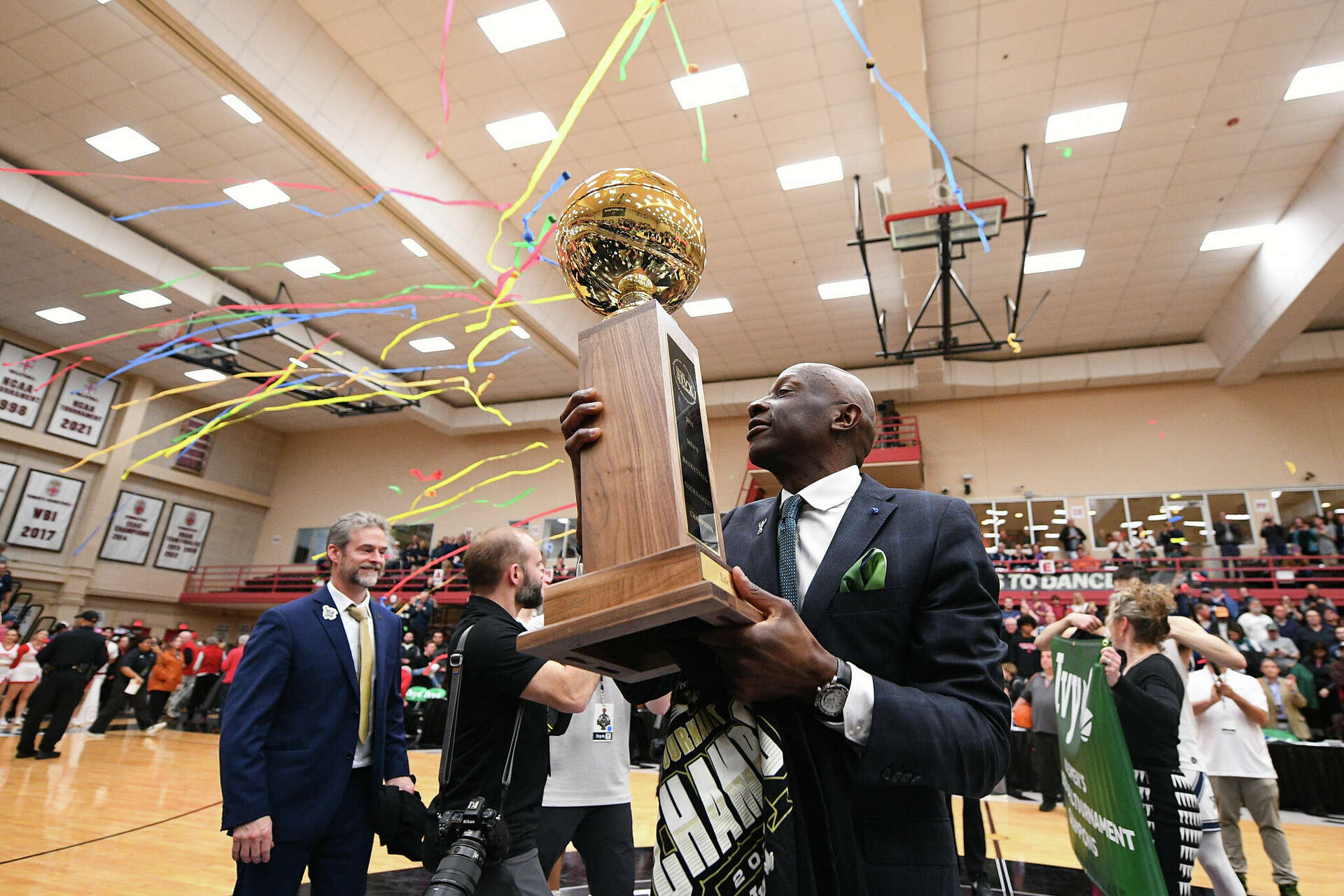 Yale men's basketball earns March Madness berth with Ivy League win