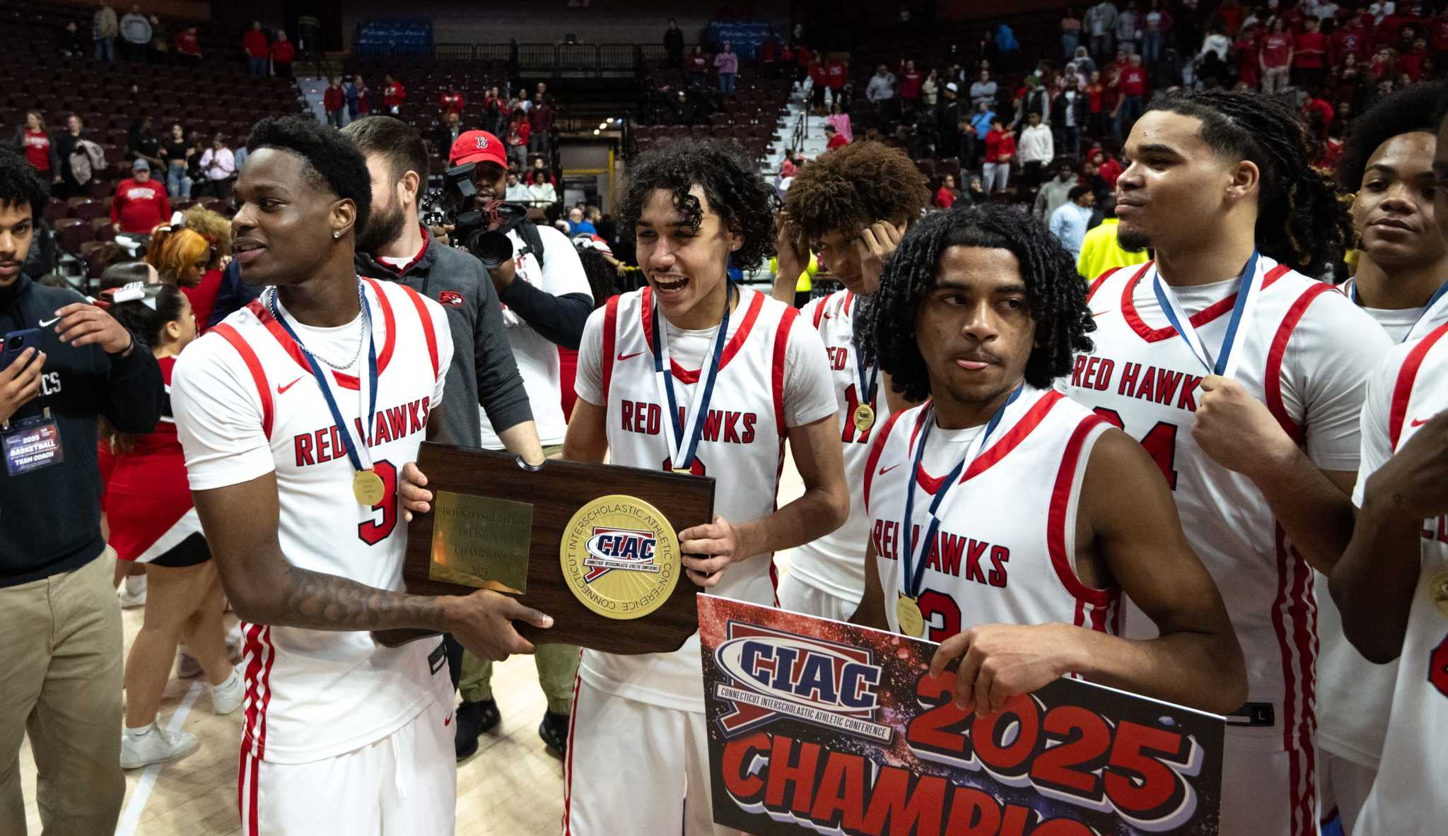 Manchester High School boys basketball wins 1st CIAC title since 1938