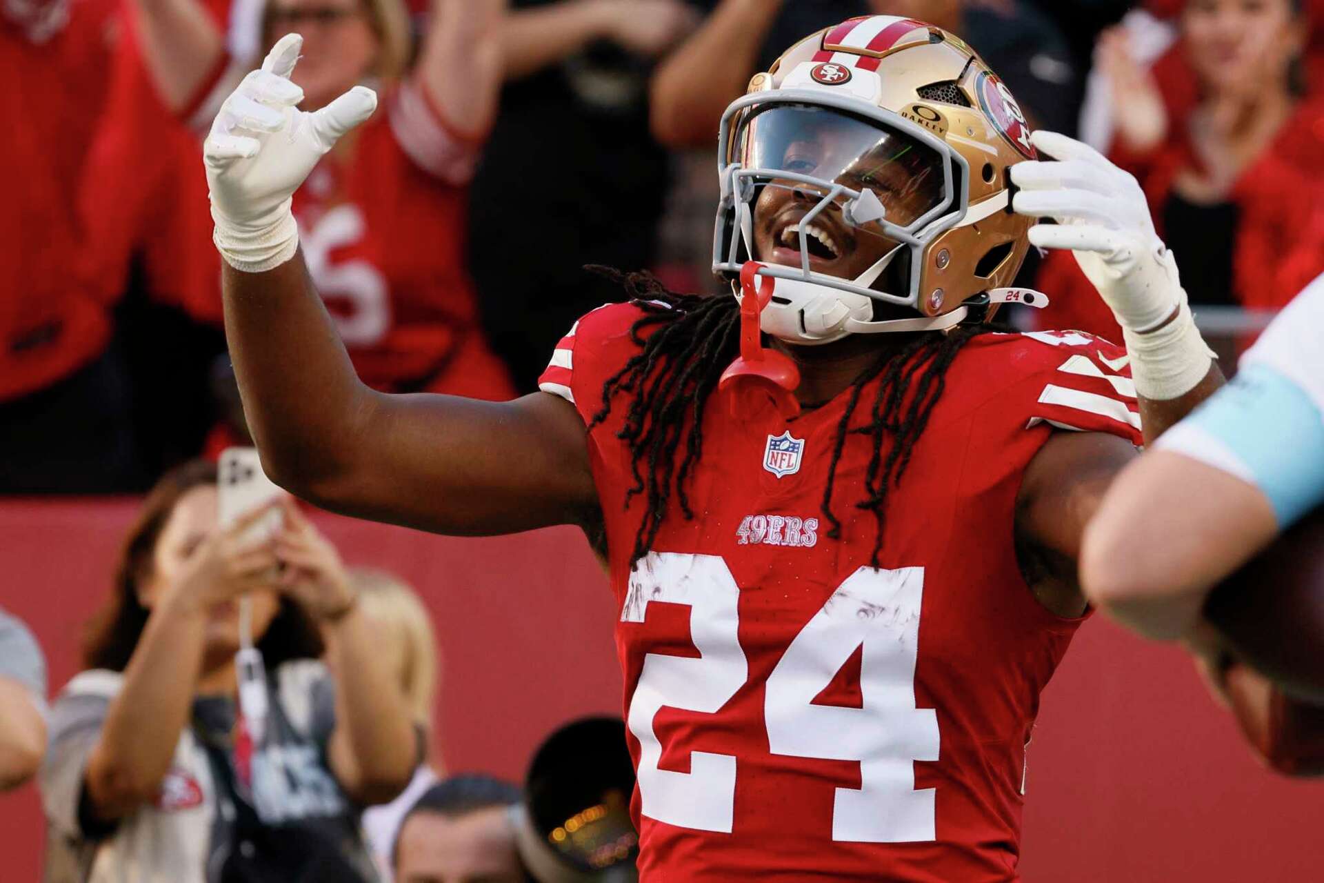 Why the 49ers had no plans to pay running back Jordan Mason millions