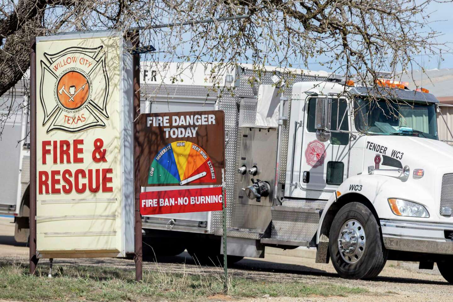 Fredericksburg's Crabapple Fire nearly 65% contained