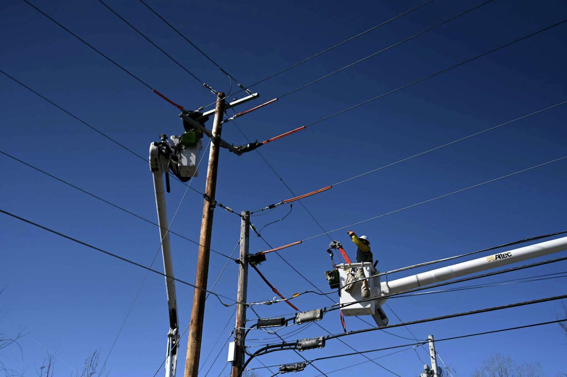 What does it take to get NY power back on during an outage?