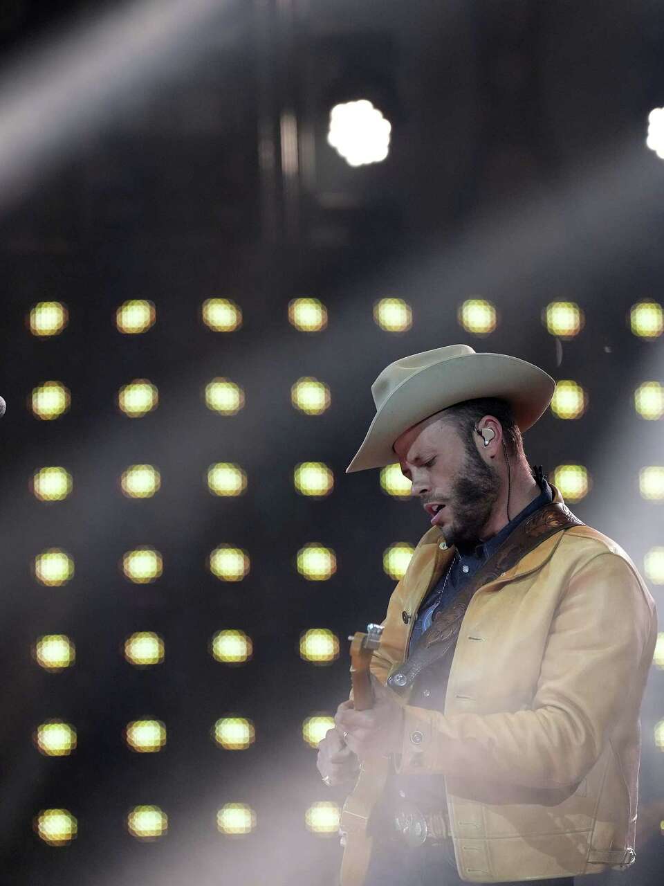 Houston Rodeo review: Charley Crockett aces debut & covers King George