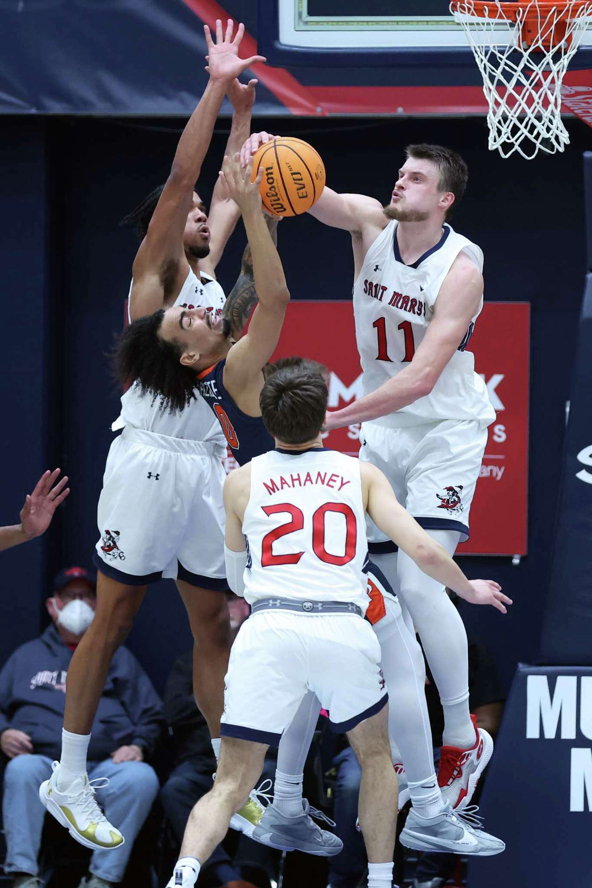 St. Mary’s pins its March Madness hopes on typically stingy defense