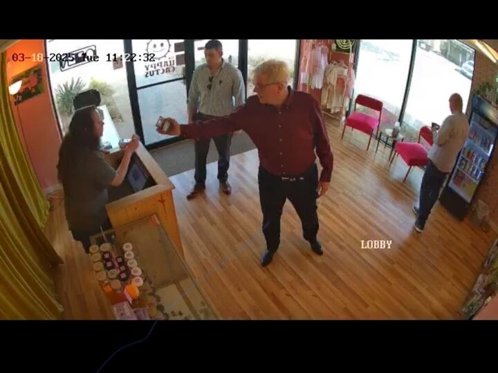 Dan Patrick visits Austin dispensary amid potential Texas THC ban