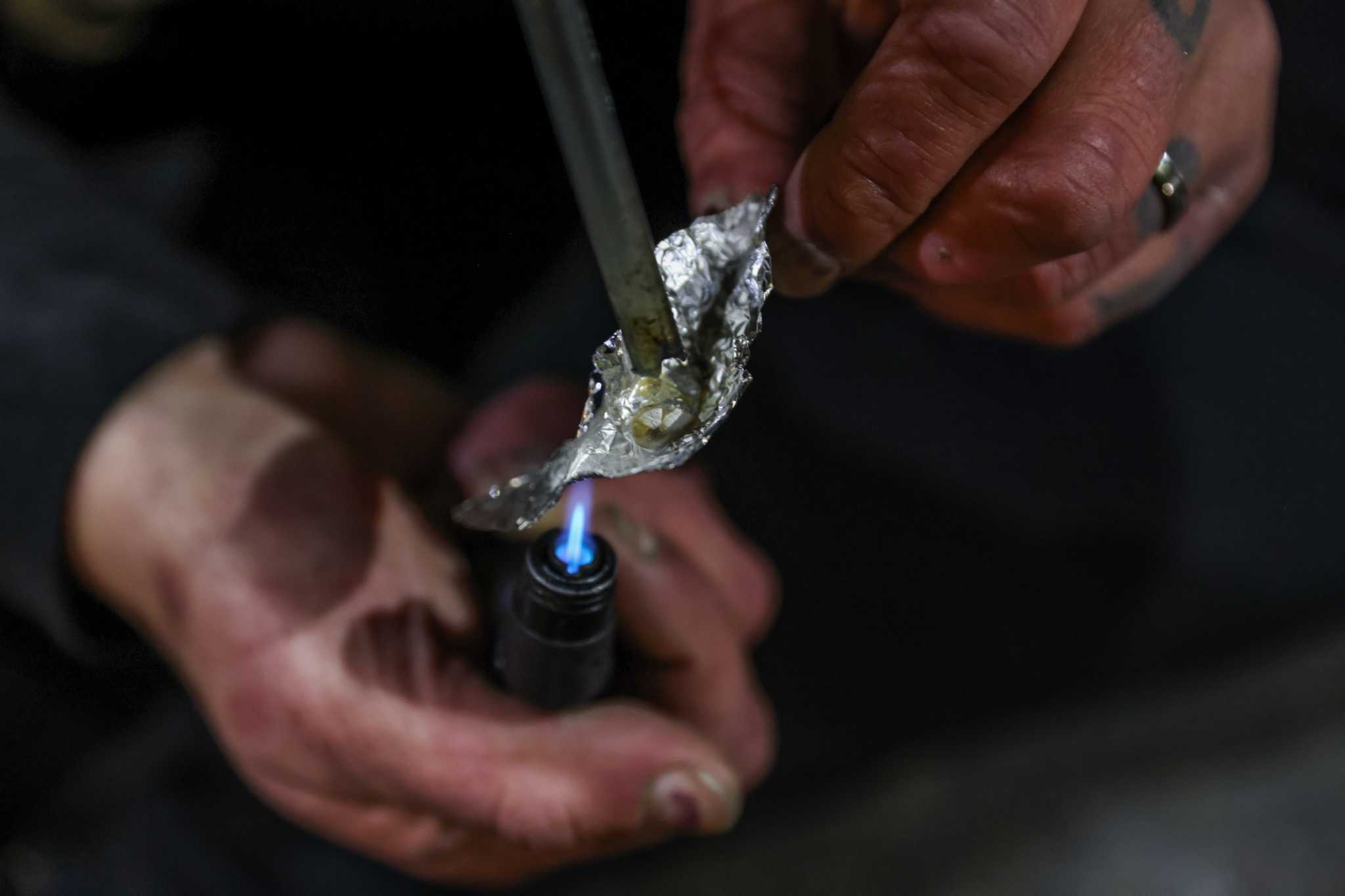 S.F. to stop providing free foil and pipes to drug users