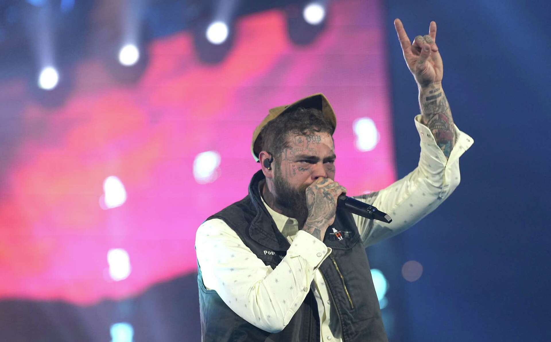 Houston Rodeo review: Post Malone covers George Strait, draws 70K fans