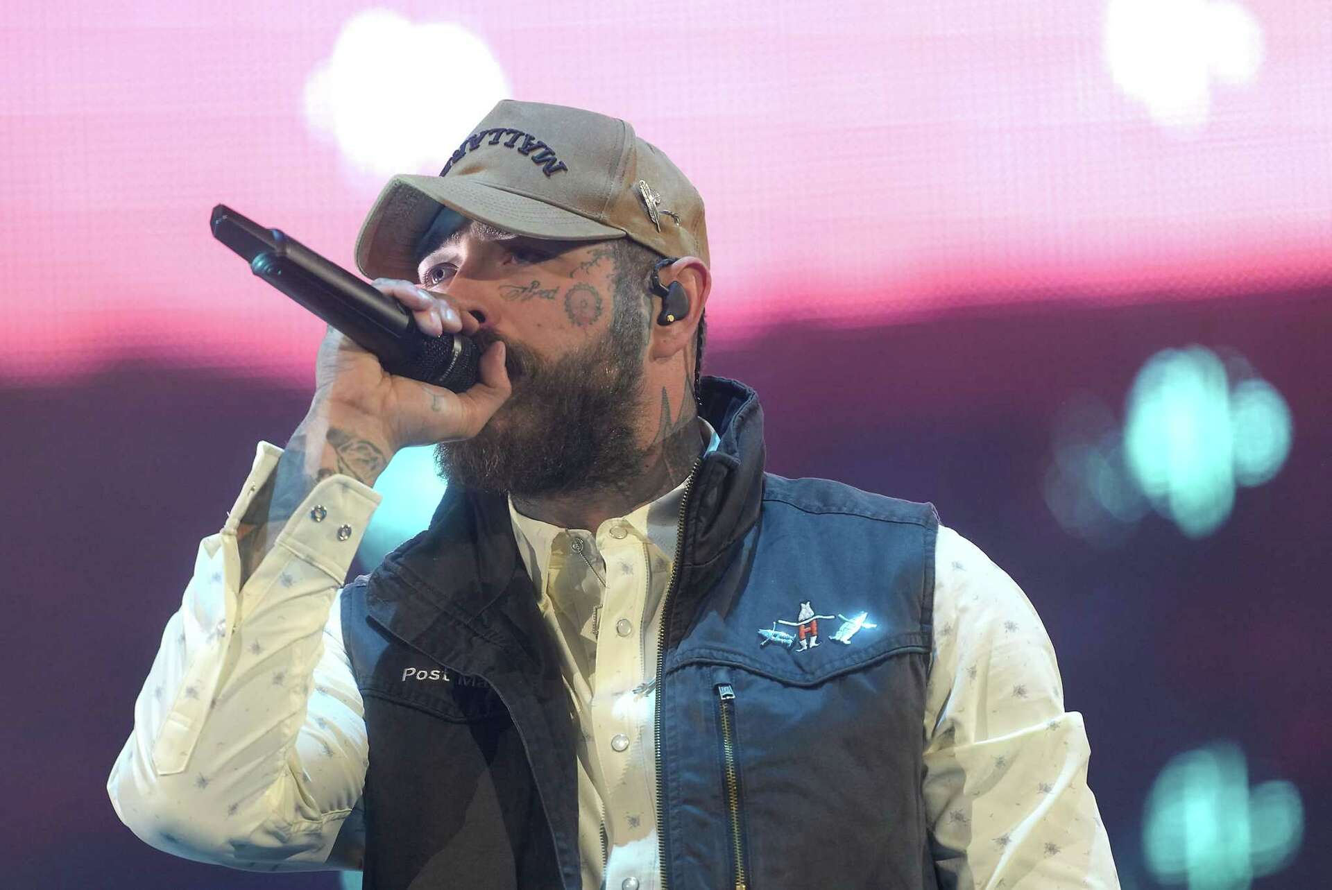 Houston Rodeo review: Post Malone covers George Strait, draws 70K fans