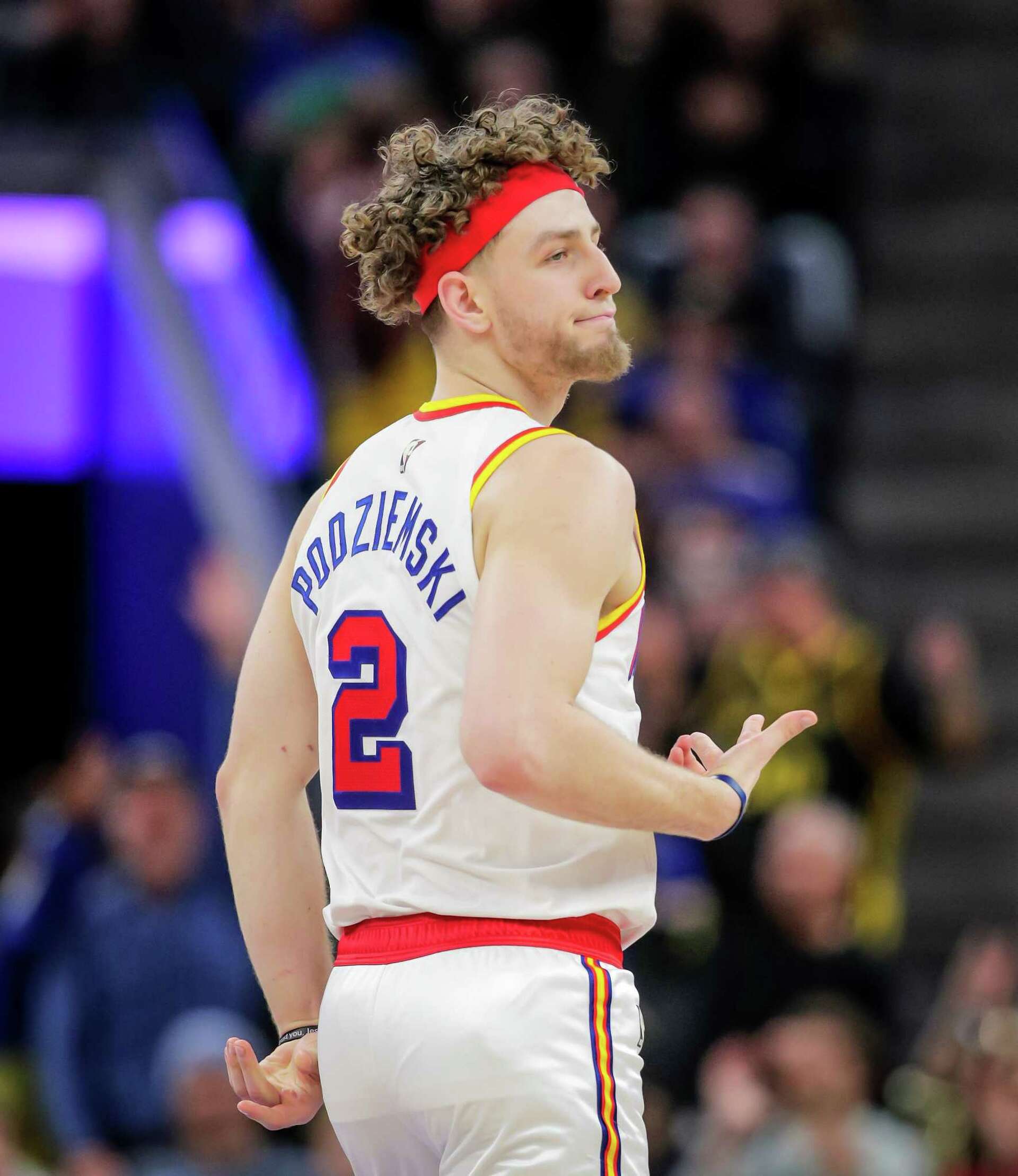 Jimmy Butler takes over, leads Steph Curry-less Warriors past Bucks