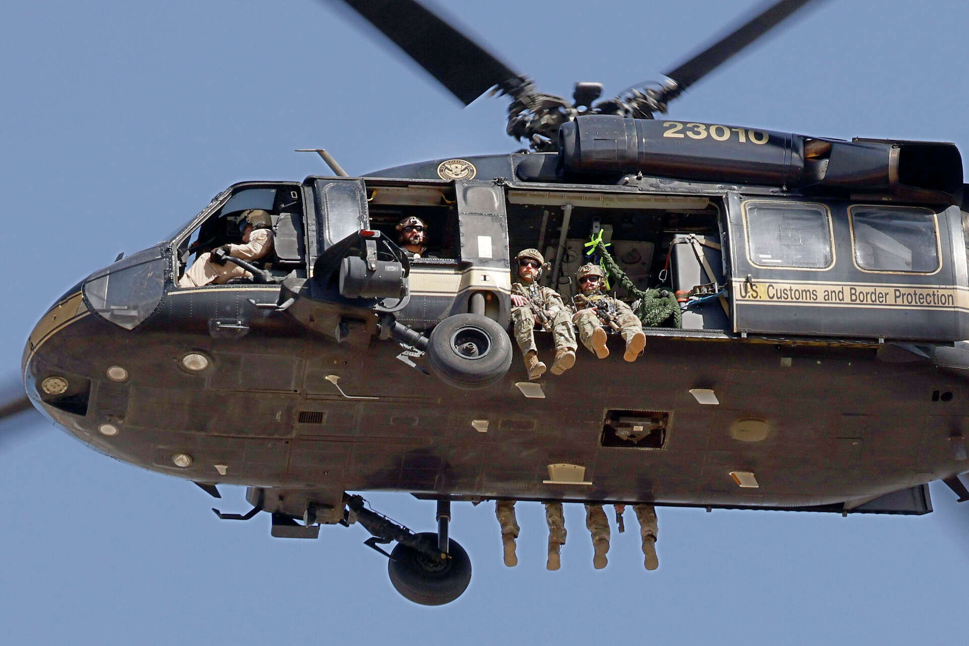 Pentagon deploys Navy destroyer to Texas-Mexico border