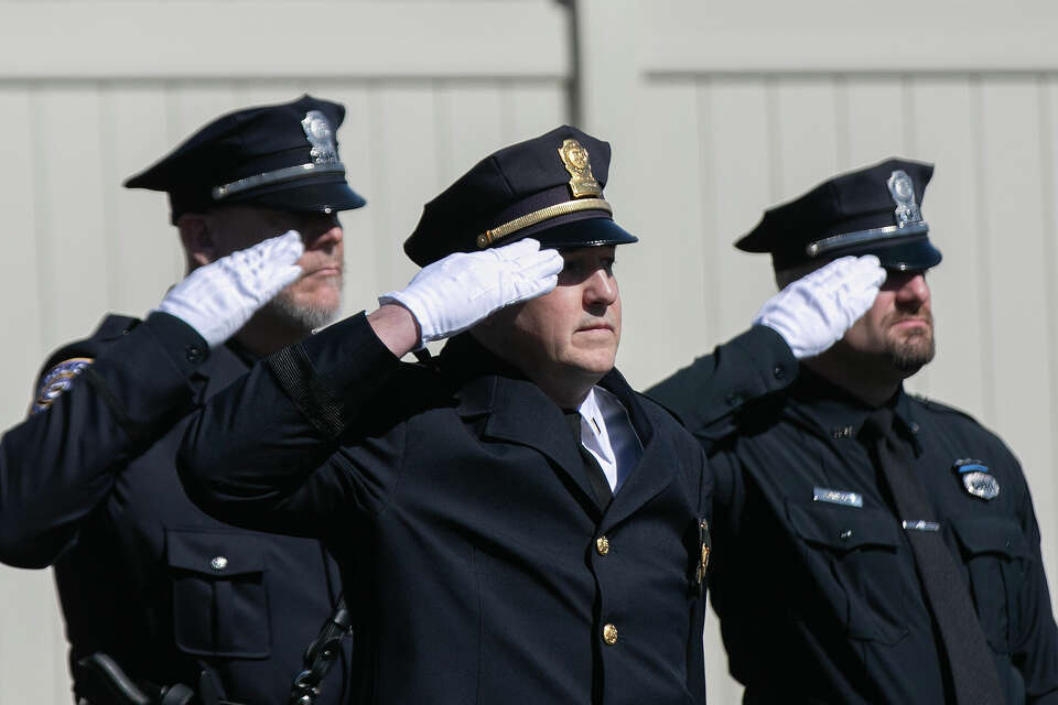 Hundreds of officers turn out for funeral of Yale Police Officer