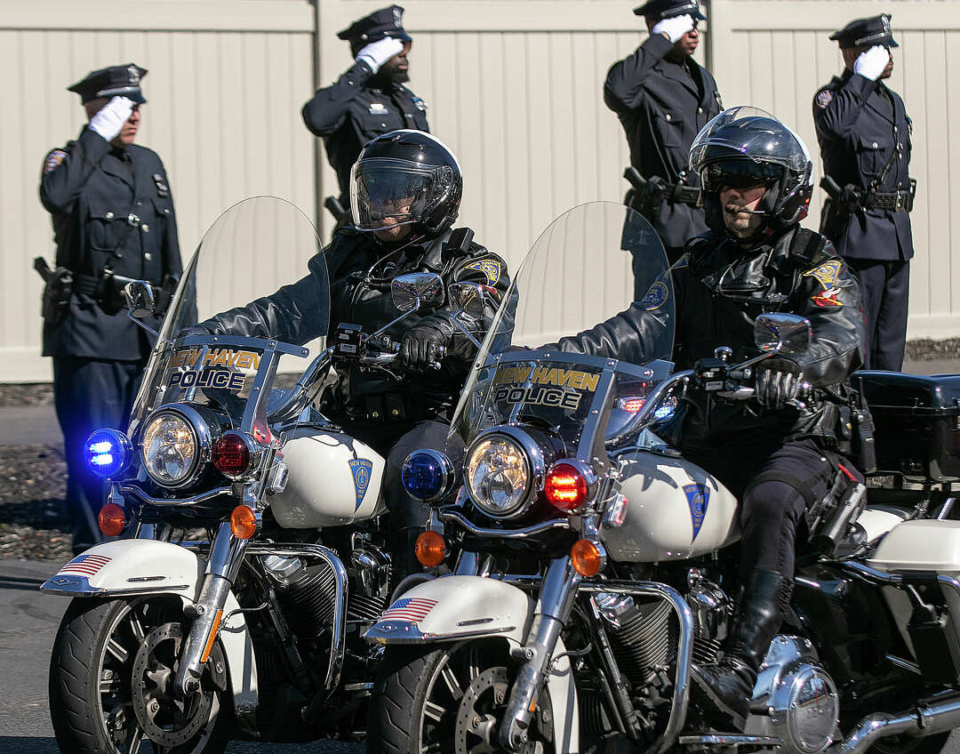 Hundreds of officers turn out for funeral of Yale Police Officer