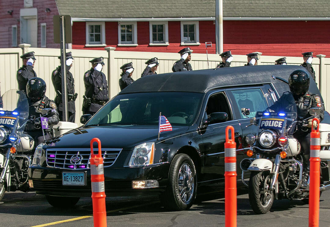 Hundreds of officers turn out for funeral of Yale Police Officer