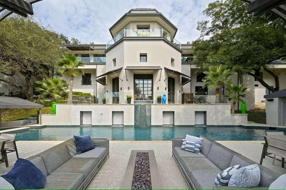 Torchy's Tacos CEO Mike Rypka lists riverfront Austin homes