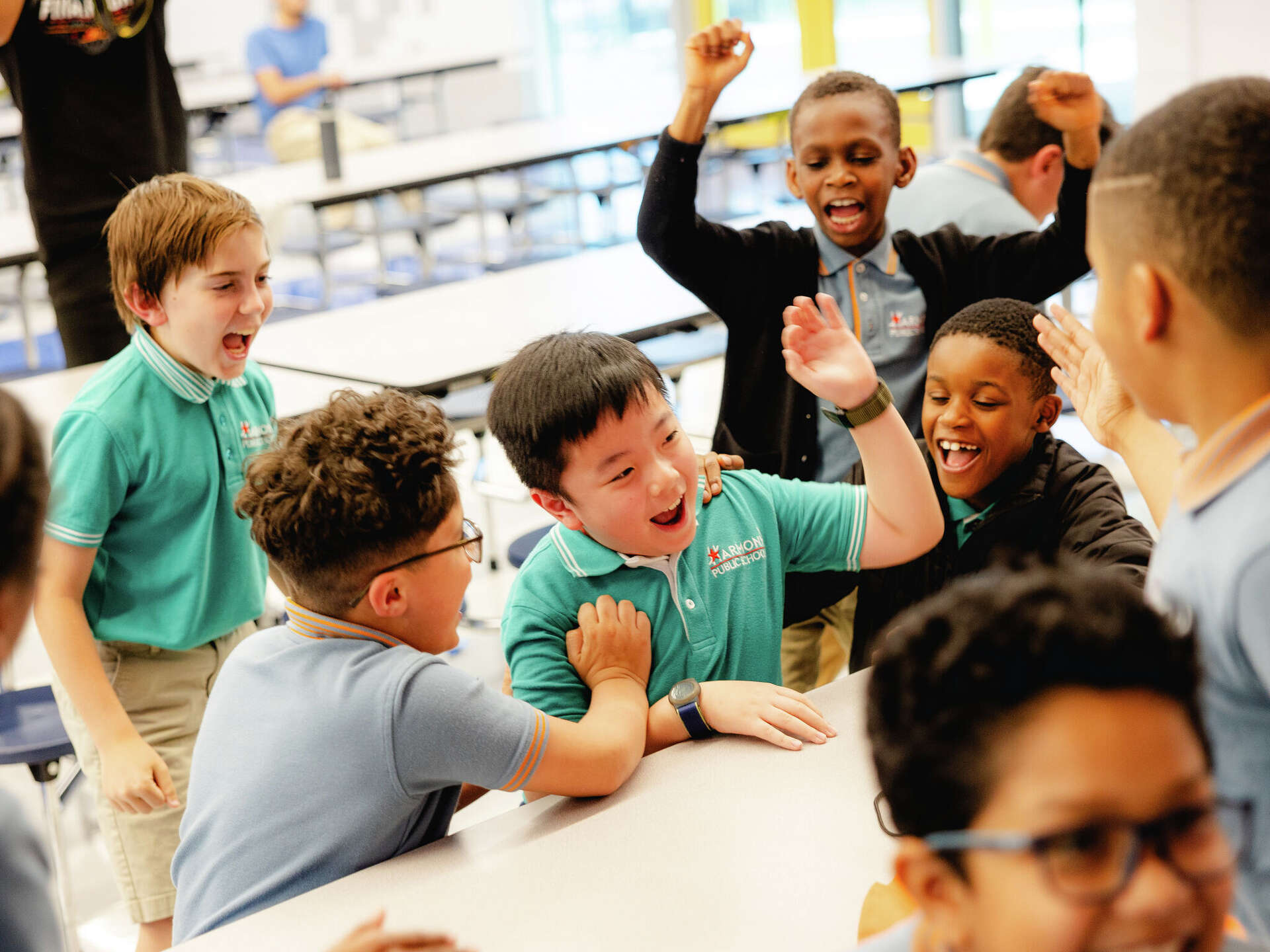 What's the difference between ISDs and charter schools in Texas?