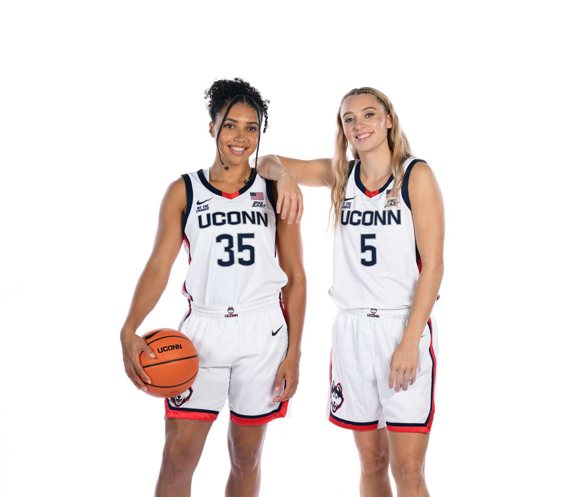 UConn's Paige Bueckers, Azzi Fudd gift Bose headphones to teammates