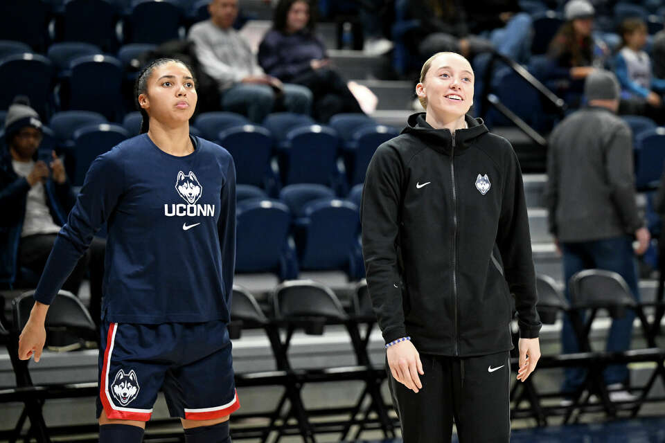 UConn's Paige Bueckers, Azzi Fudd set for March Madness run