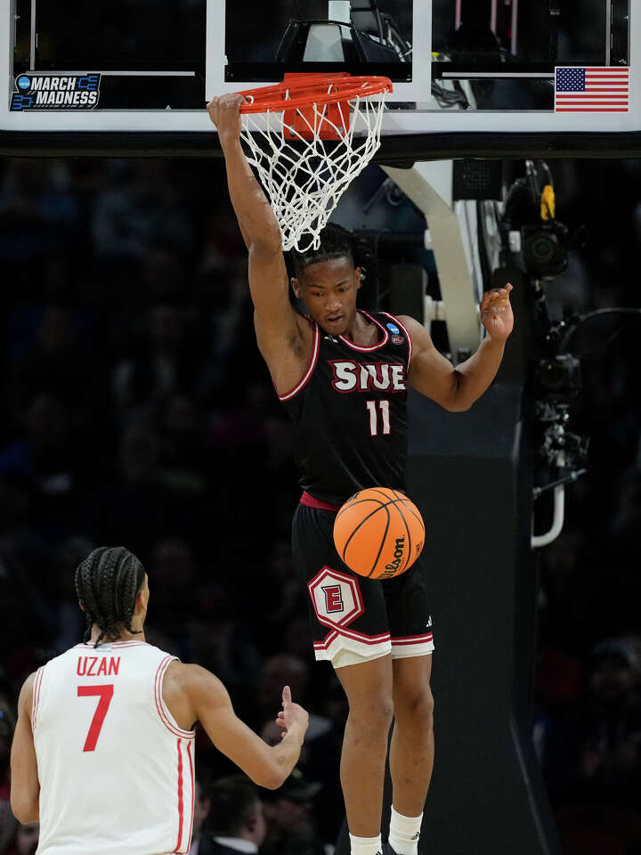 March Madness: SIUE vs. Houston Cougars basketball live updates, score