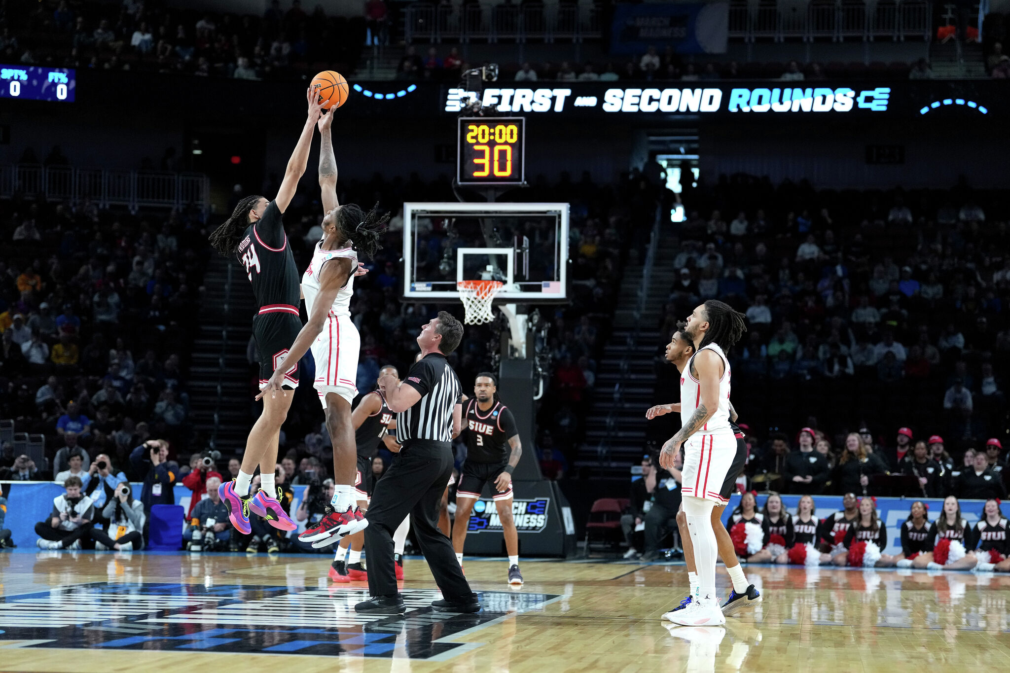 March Madness: SIUE vs. Houston Cougars basketball live updates, score