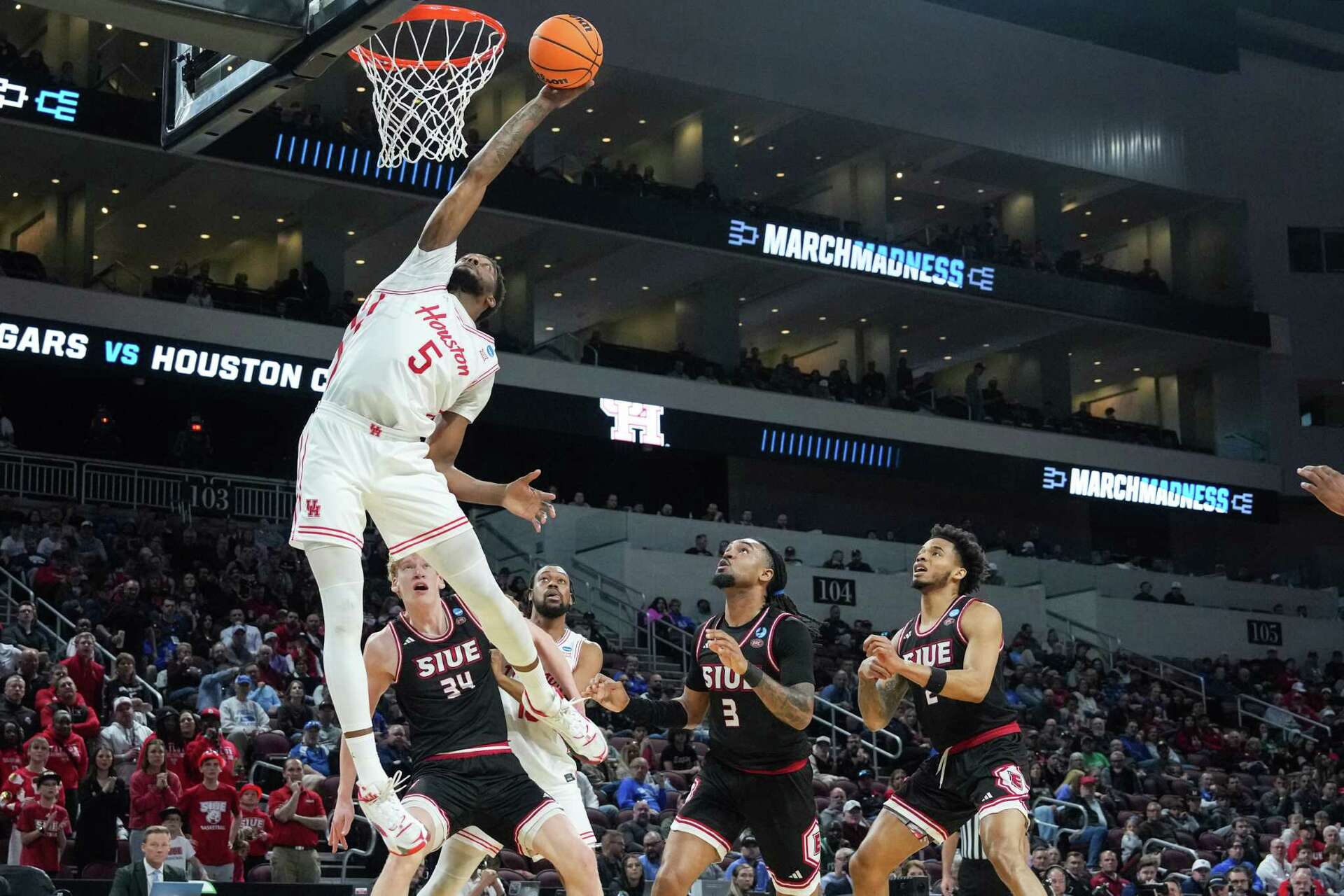 Houston basketball: Terrance Arceneaux plays through Achilles pain