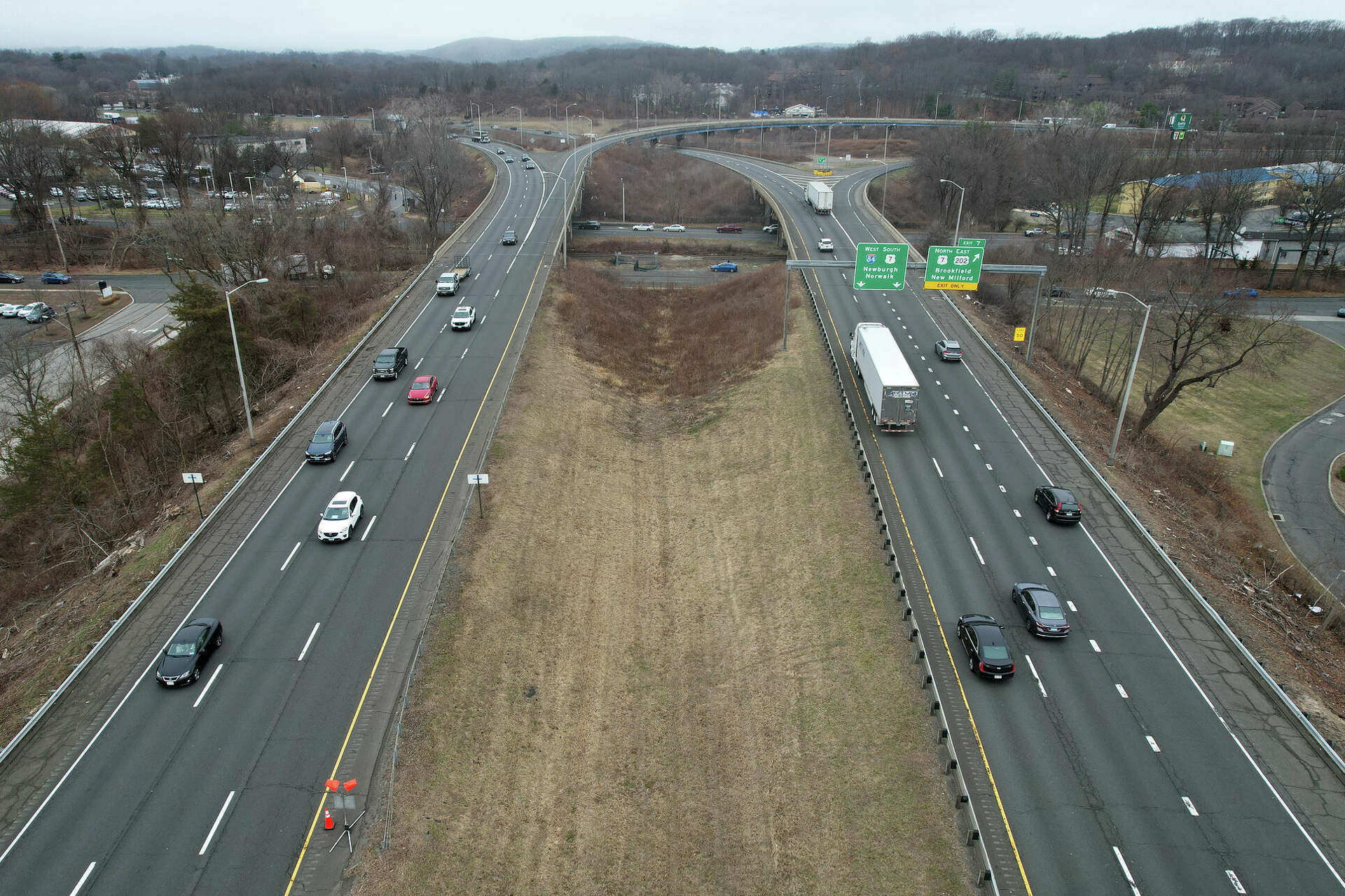 New law to prohibit left lane 'camping' on Connecticut highways