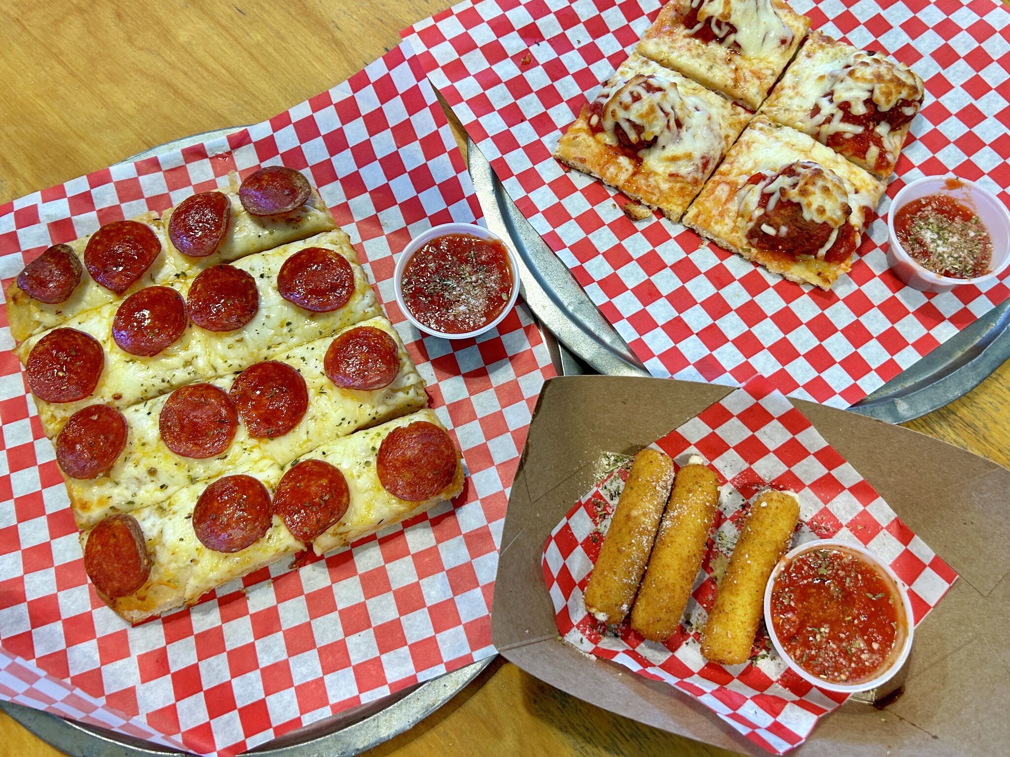 San Antonio pizzeria offers custom personal pizzas for under $10