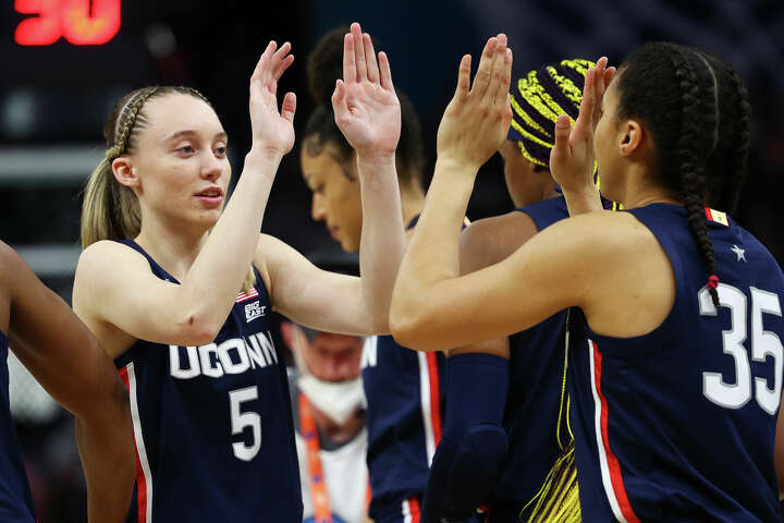 UConn's Paige Bueckers, Azzi Fudd set for March Madness run