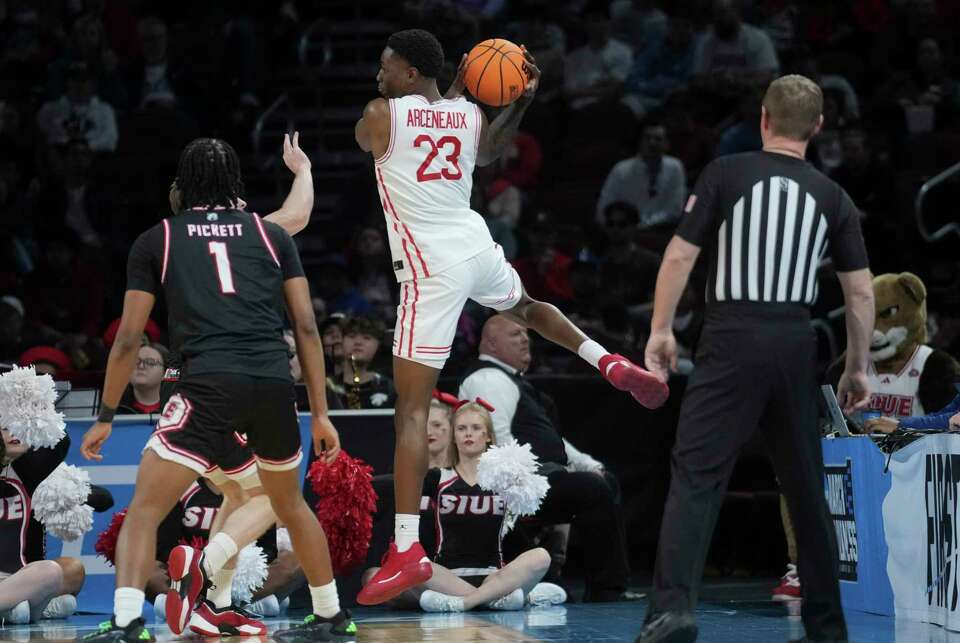 Houston basketball: Terrance Arceneaux plays through Achilles pain