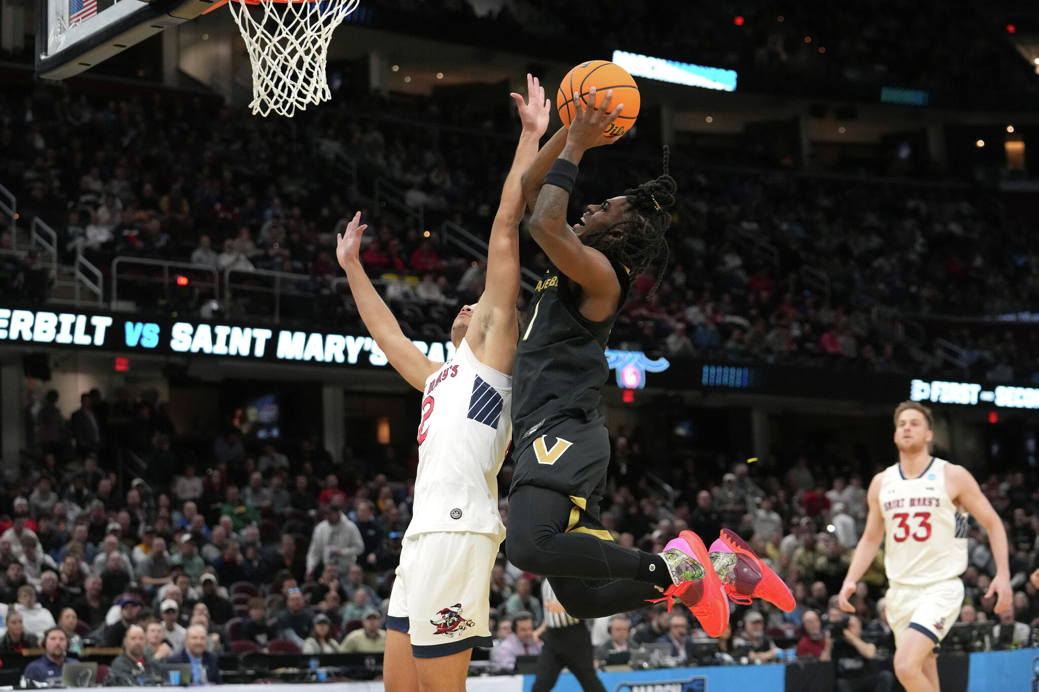 St. Mary’s second-half surge knocks off Vanderbilt in NCAA Tournament