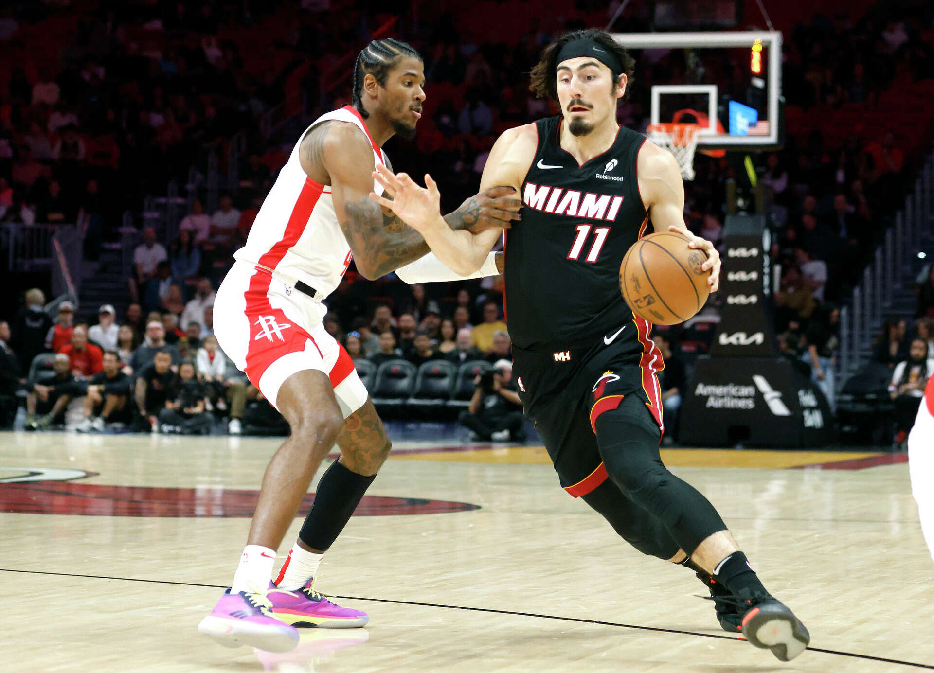 Houston Rockets defeat Miami Heat, extend streak to 9 games