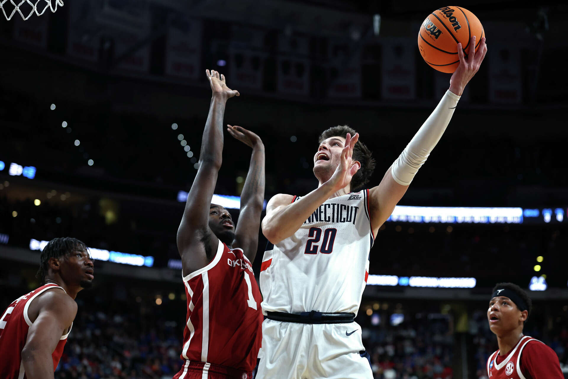 Ex-UConn men's basketball guard Mahaney to play at UC Santa Barbara