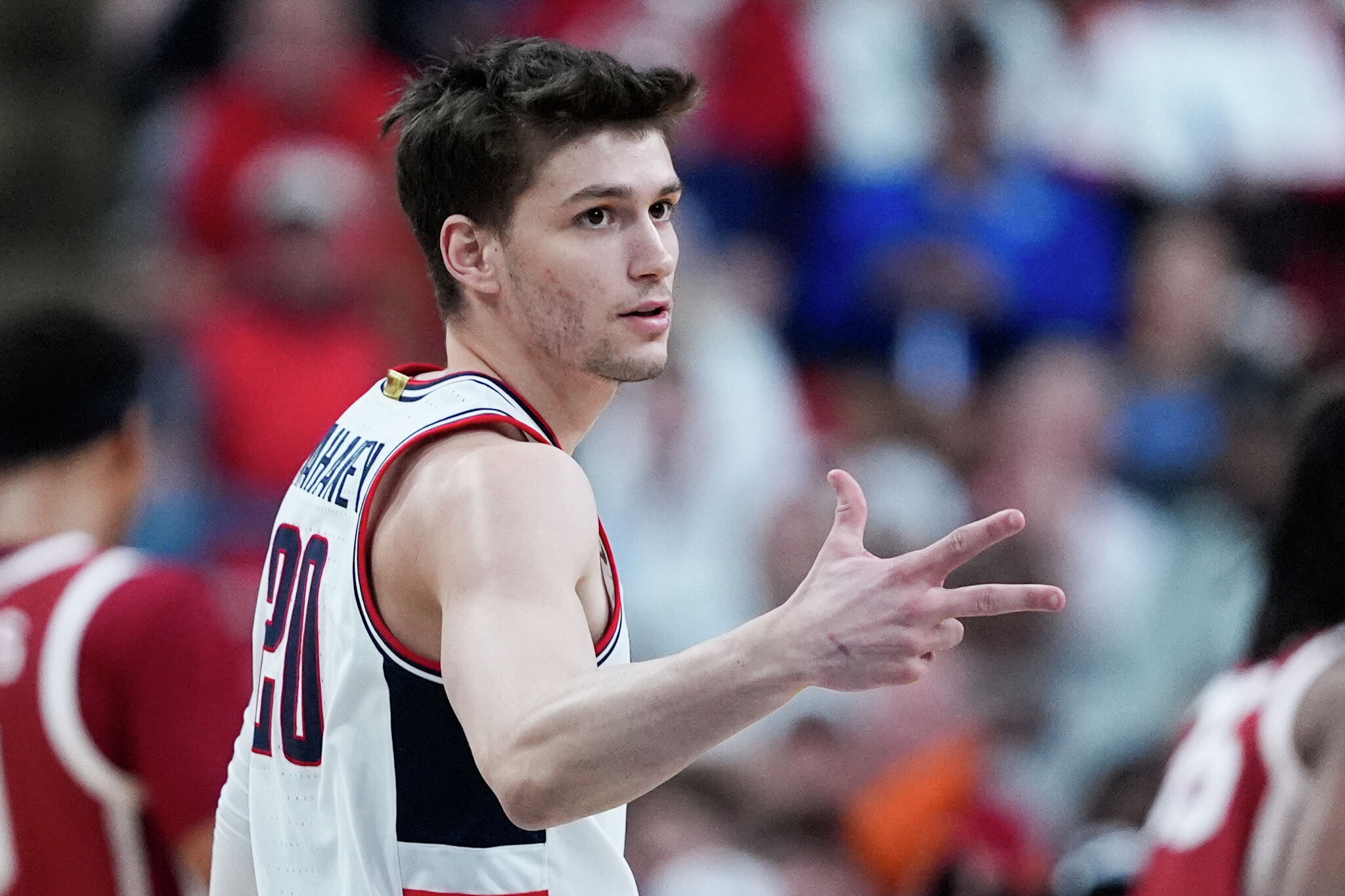 UConn men's basketball's Aidan Mahaney to enter transfer portal