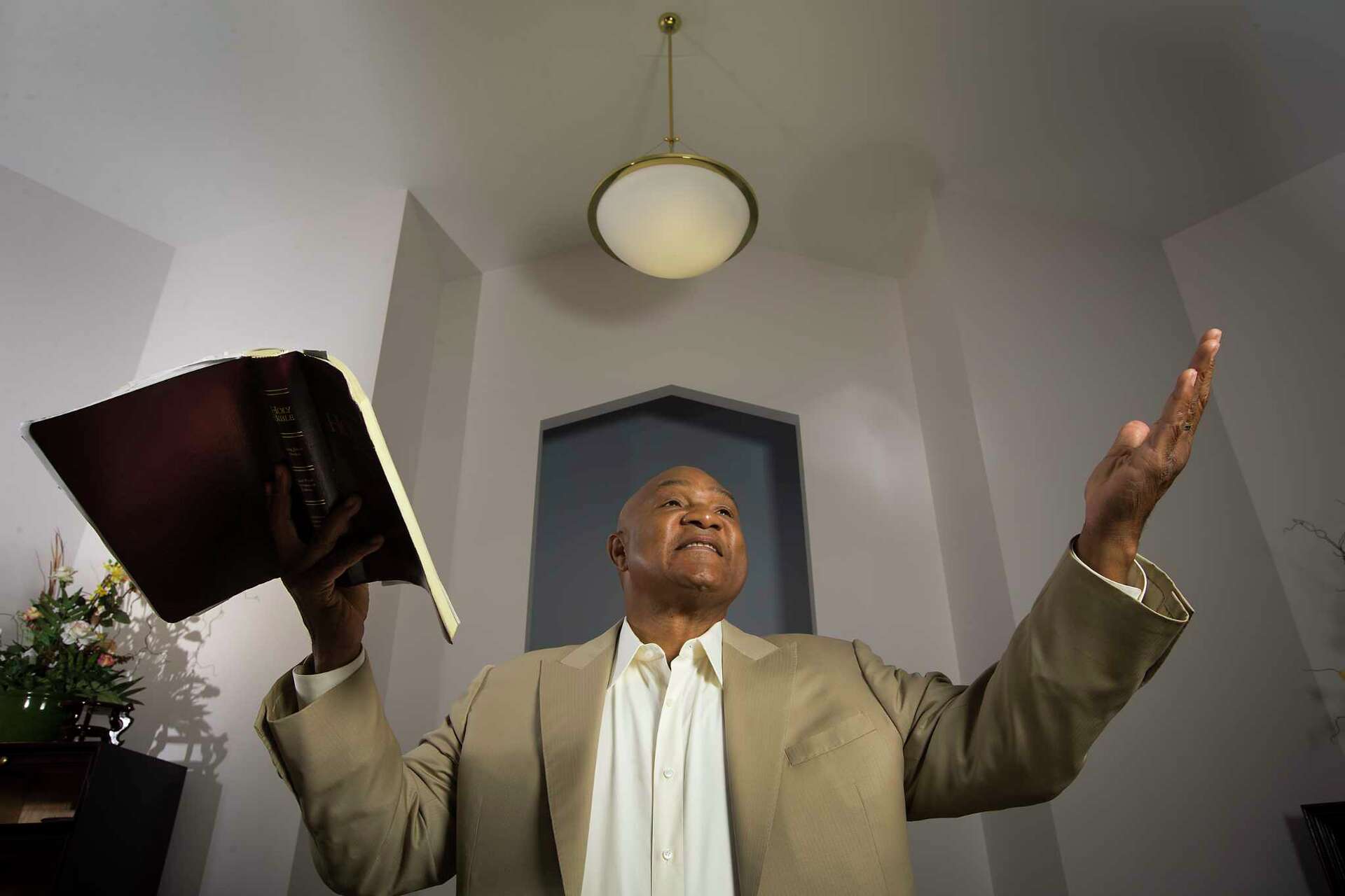 George Foreman reaction: Condolences pour in for champion who died