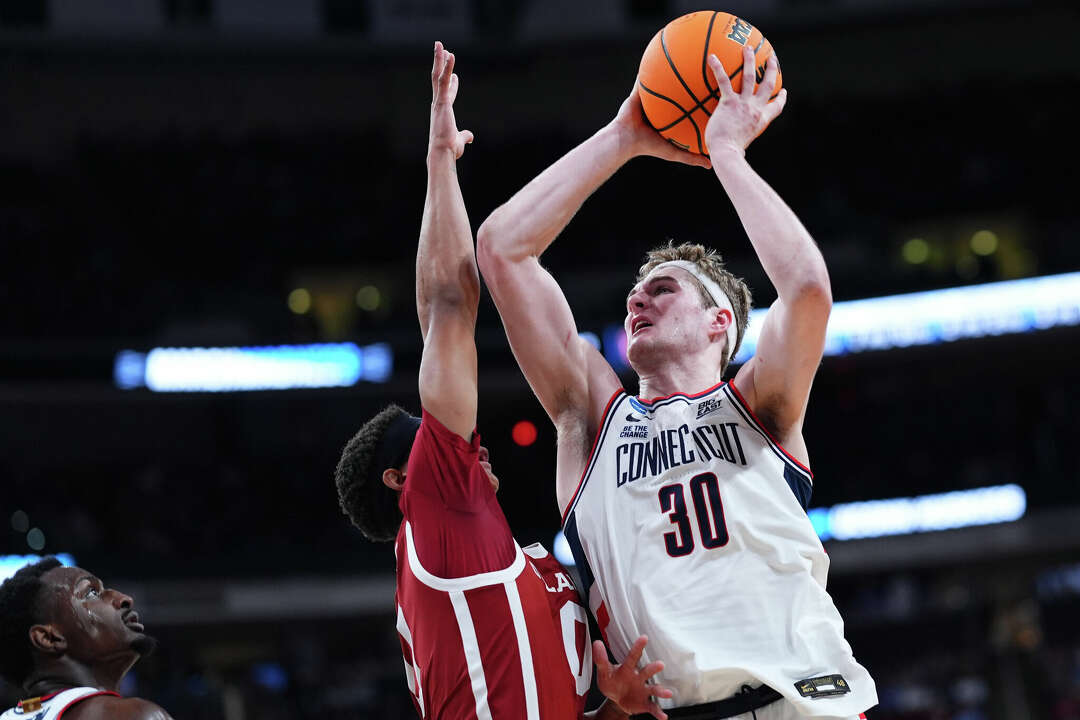 UConn men's basketball's Liam McNeeley entering NBA draft