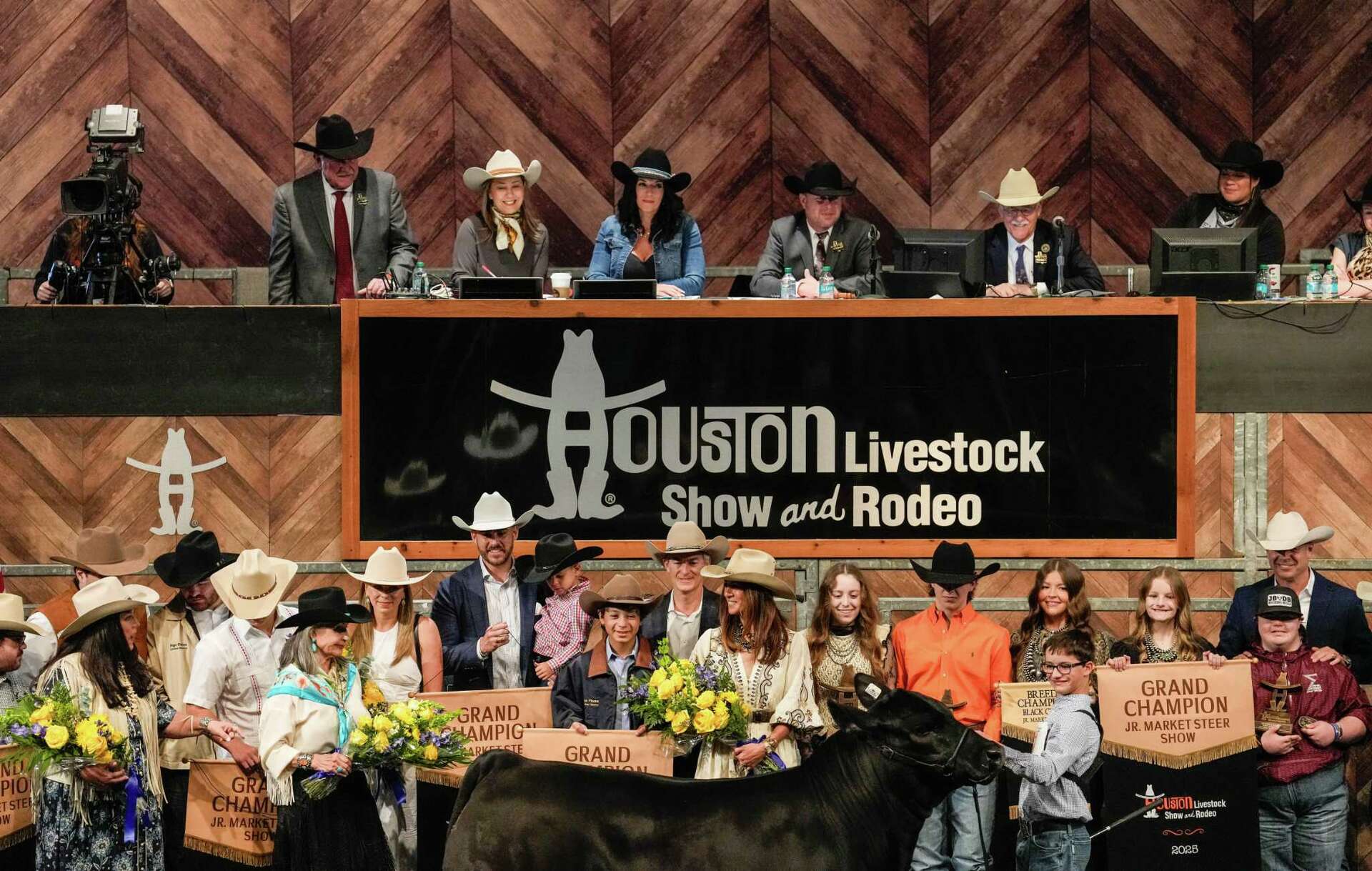 Houston Rodeo steer auction: $690K Reserve Grand Champion sets record