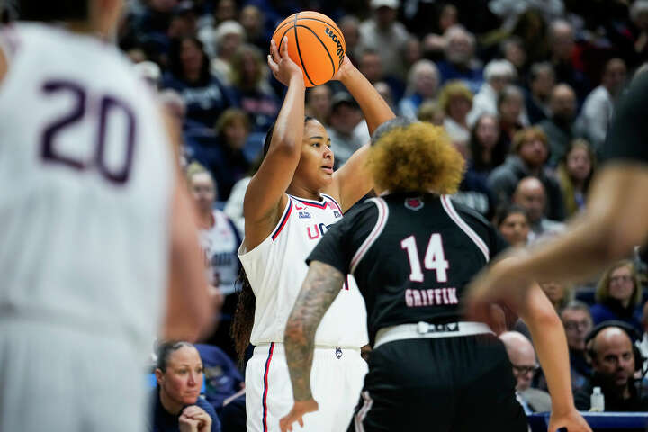 UConn women's basketball's Sarah Strong makes NCAA Tourney debut
