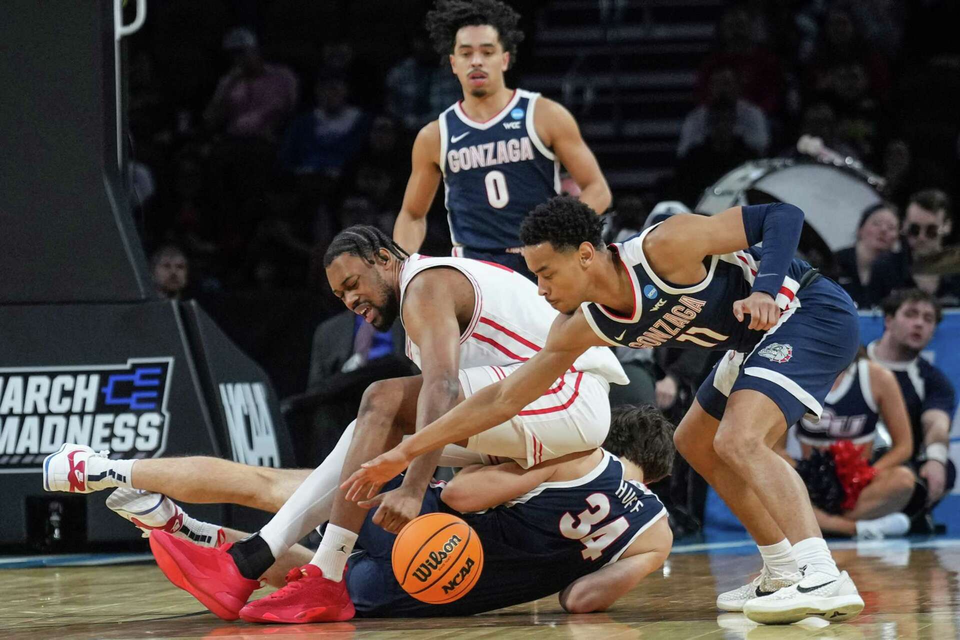 March Madness: Houston Cougars beat Gonzaga, move on to Sweet 16