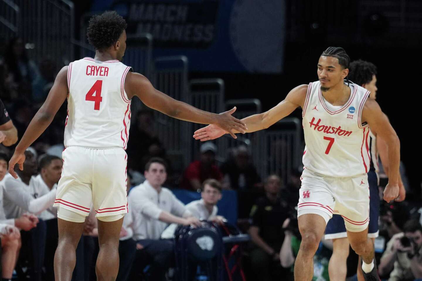 March Madness: Houston Cougars beat Gonzaga, move on to Sweet 16