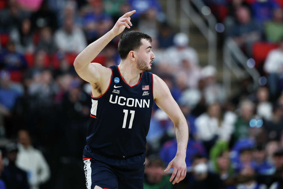 UConn men's basketball roster: Who's staying and who's leaving