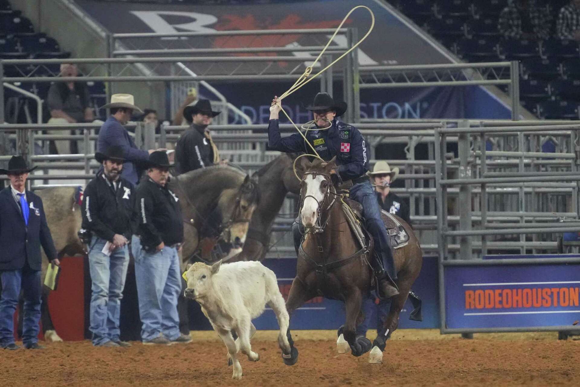 RodeoHouston: Ryder Wright wins saddle bronc