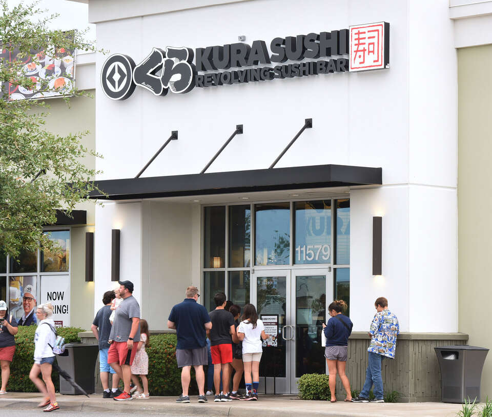 Japanese revolving sushi chain heads to Woodlands in newest debut