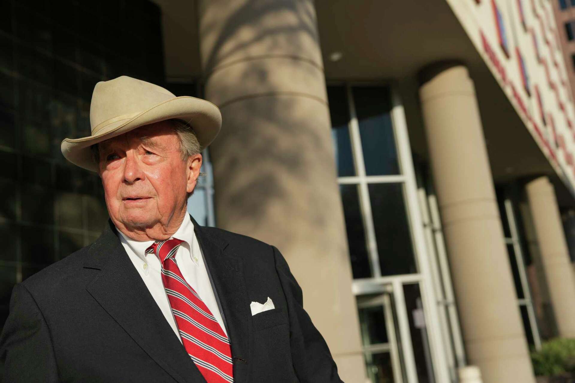 Ex-HISD COO, vendor found guilty on all counts in bribery trial