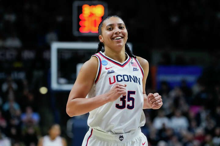 Azzi Fudd's dad celebrates UConn with a dance during Final Four game