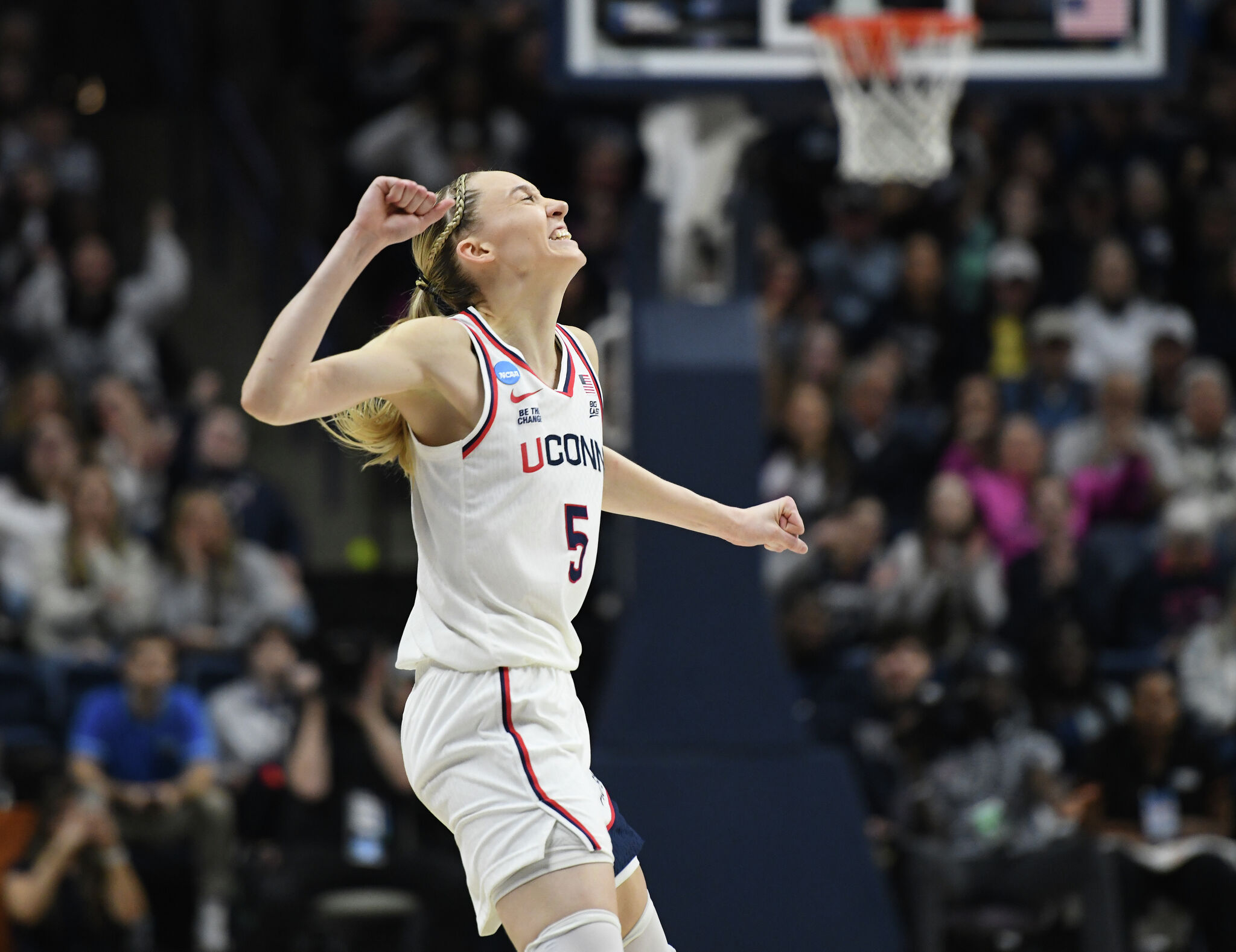 Paige Bueckers leads UConn women's basketball to NCAA win